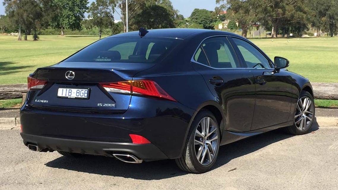Lexus IS200t Luxury 2017 review | CarsGuide