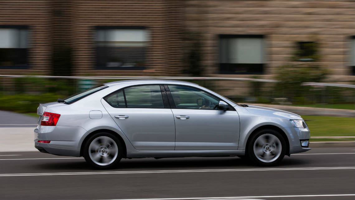 Skoda Octavia 2015 review | CarsGuide