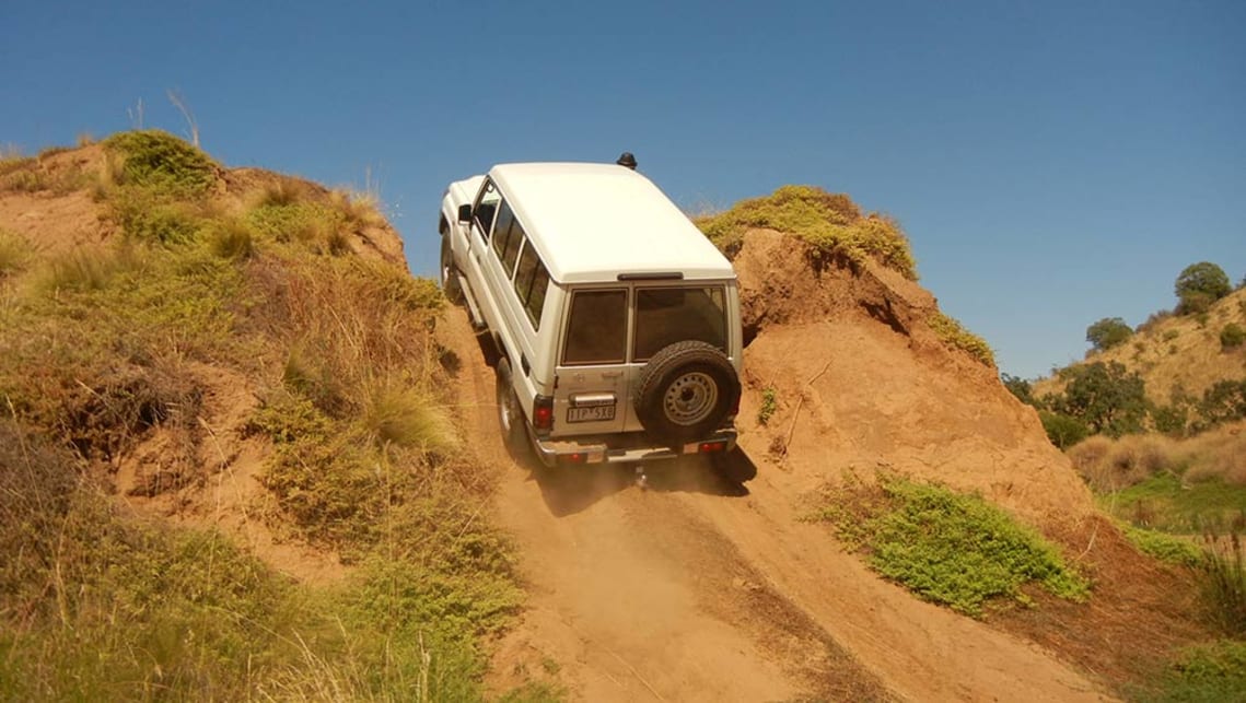 78 Series Land Cruiser review | CarsGuide