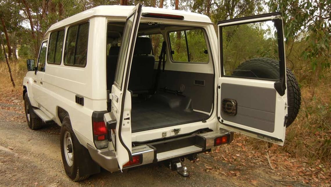 78 Series Land Cruiser review | CarsGuide