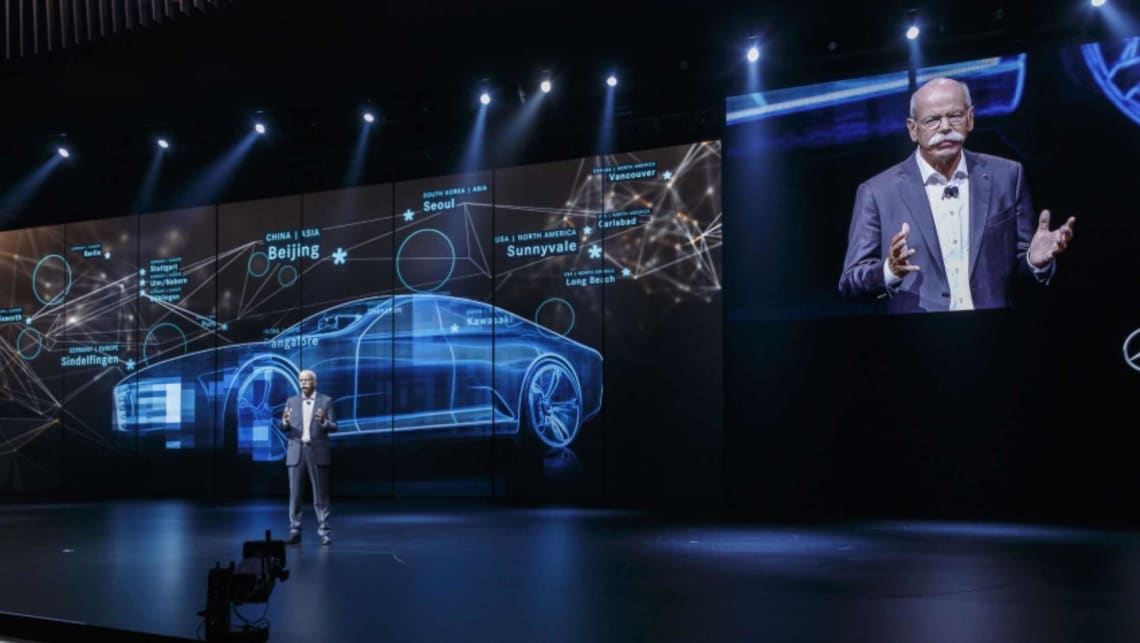 Mercedes boss stops Frankfurt motor show in its tracks with migration ...