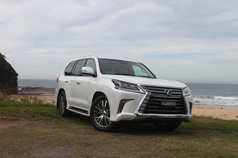 Lexus LX 450d 2018 off-road review | CarsGuide