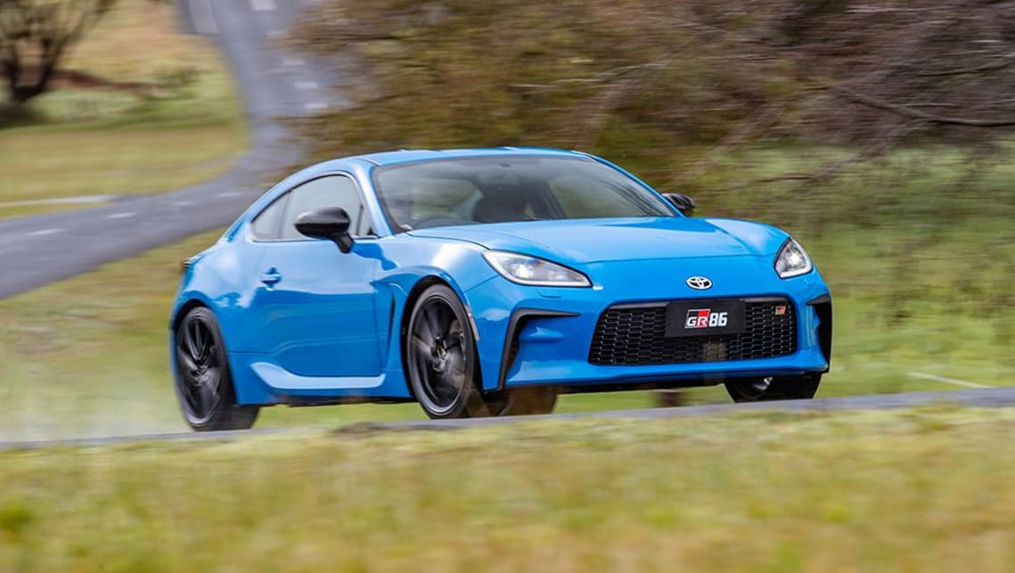 Heating up! Toyota adds new performance equipment and colours to GR86 ...