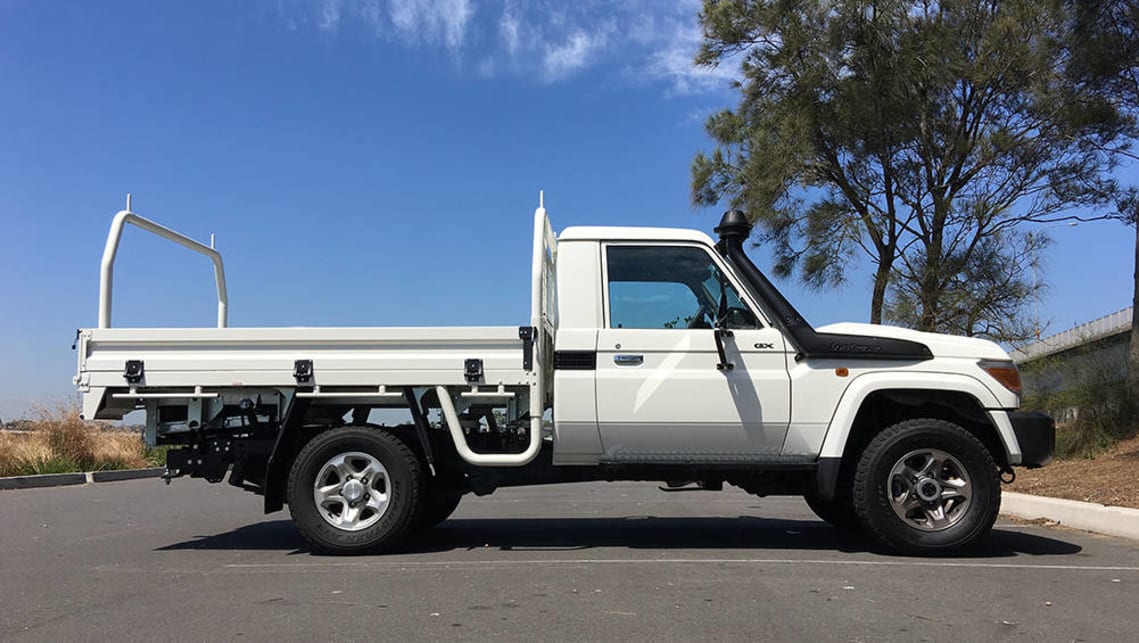 Toyota Land Cruiser GX single cab 2017 review | CarsGuide