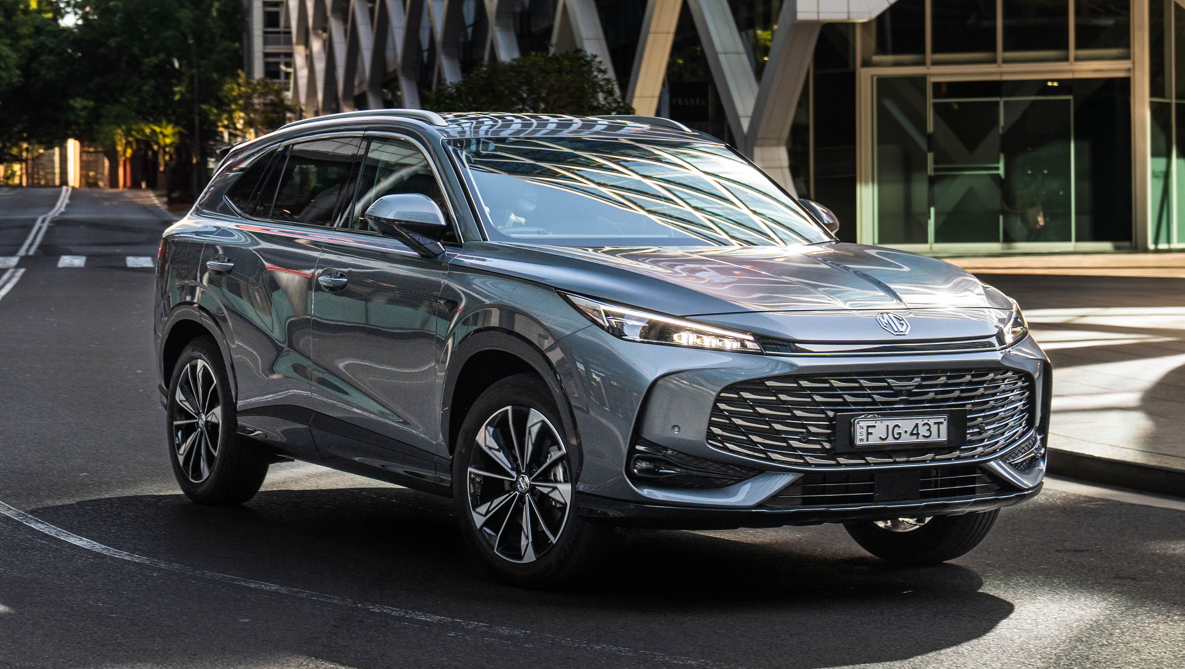 MG HS Excite 2025 review: snapshot – Mid-tier version of value-focused ...