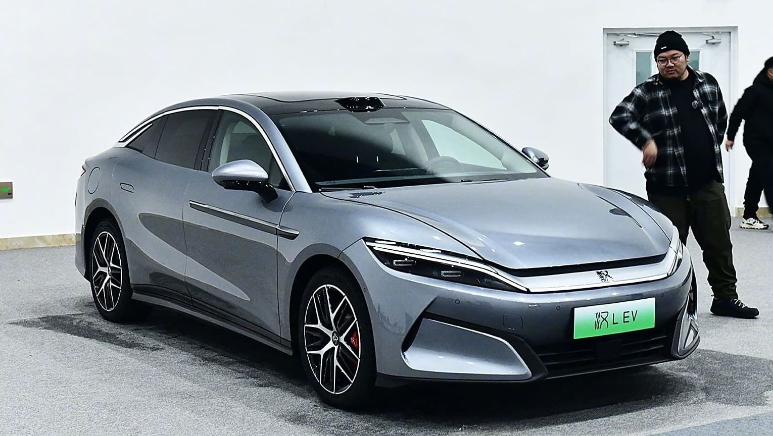 BYD's new electric car king: New BYD Han L performance sedan makes an ...