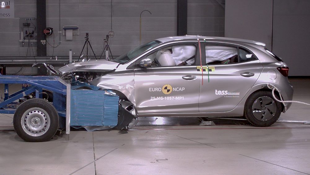 Dovina porno pics show her and she is the real JAV model.