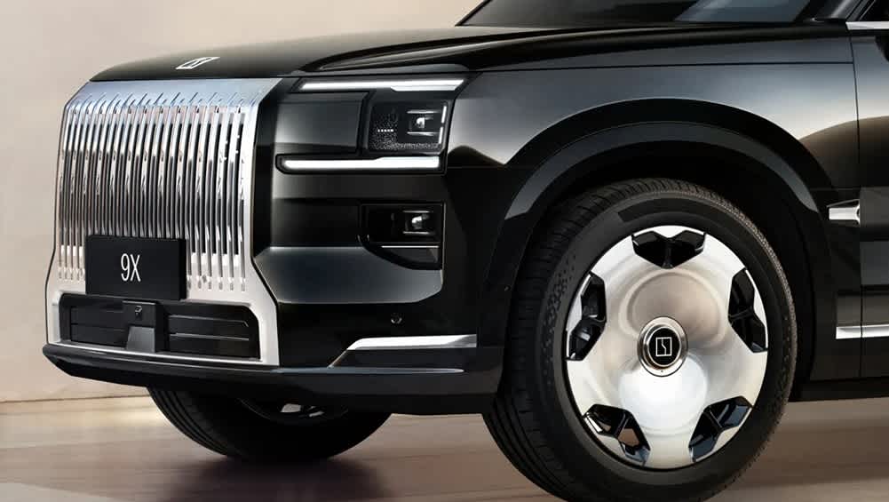 China’s new SUV has more power than eight Toyota Corollas combined: Bonkers 2026 Zeekr 9X plug ...