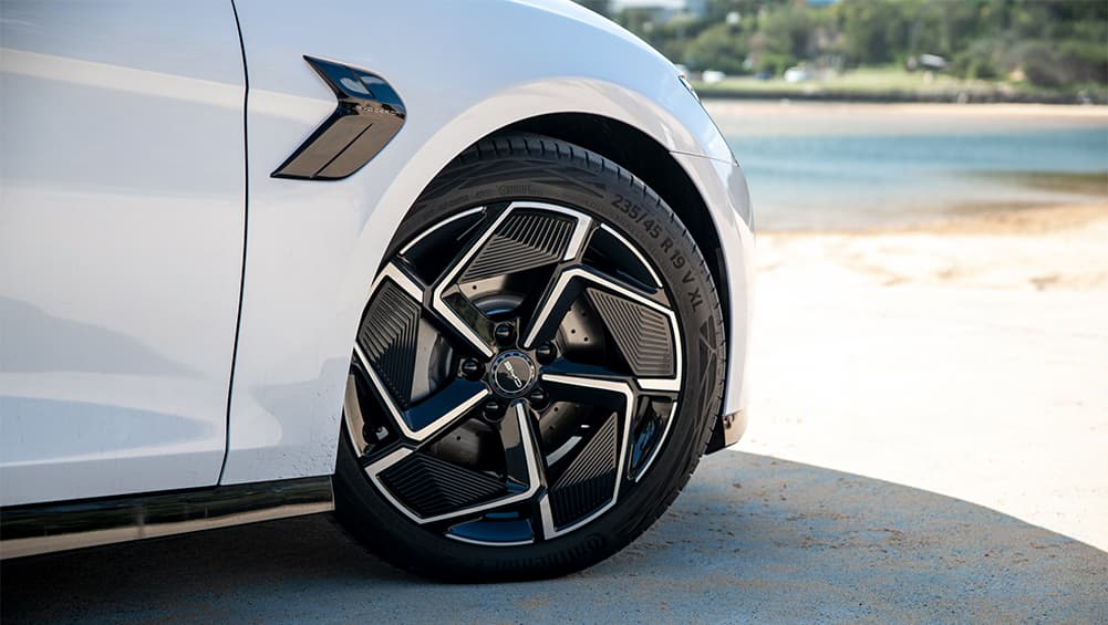 Electric car disaster! Why the much hyped solid-state battery might not ...