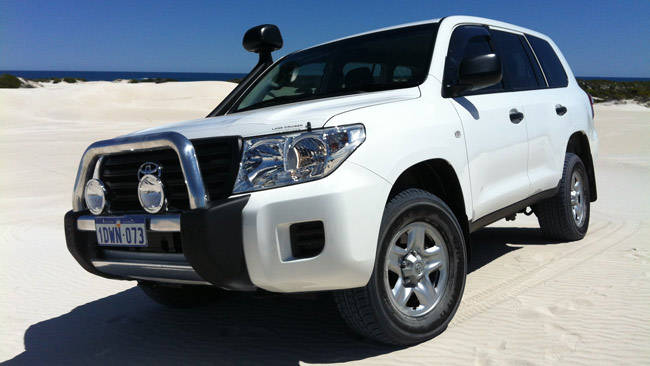 Toyota Land Cruiser GX 2012 review | CarsGuide