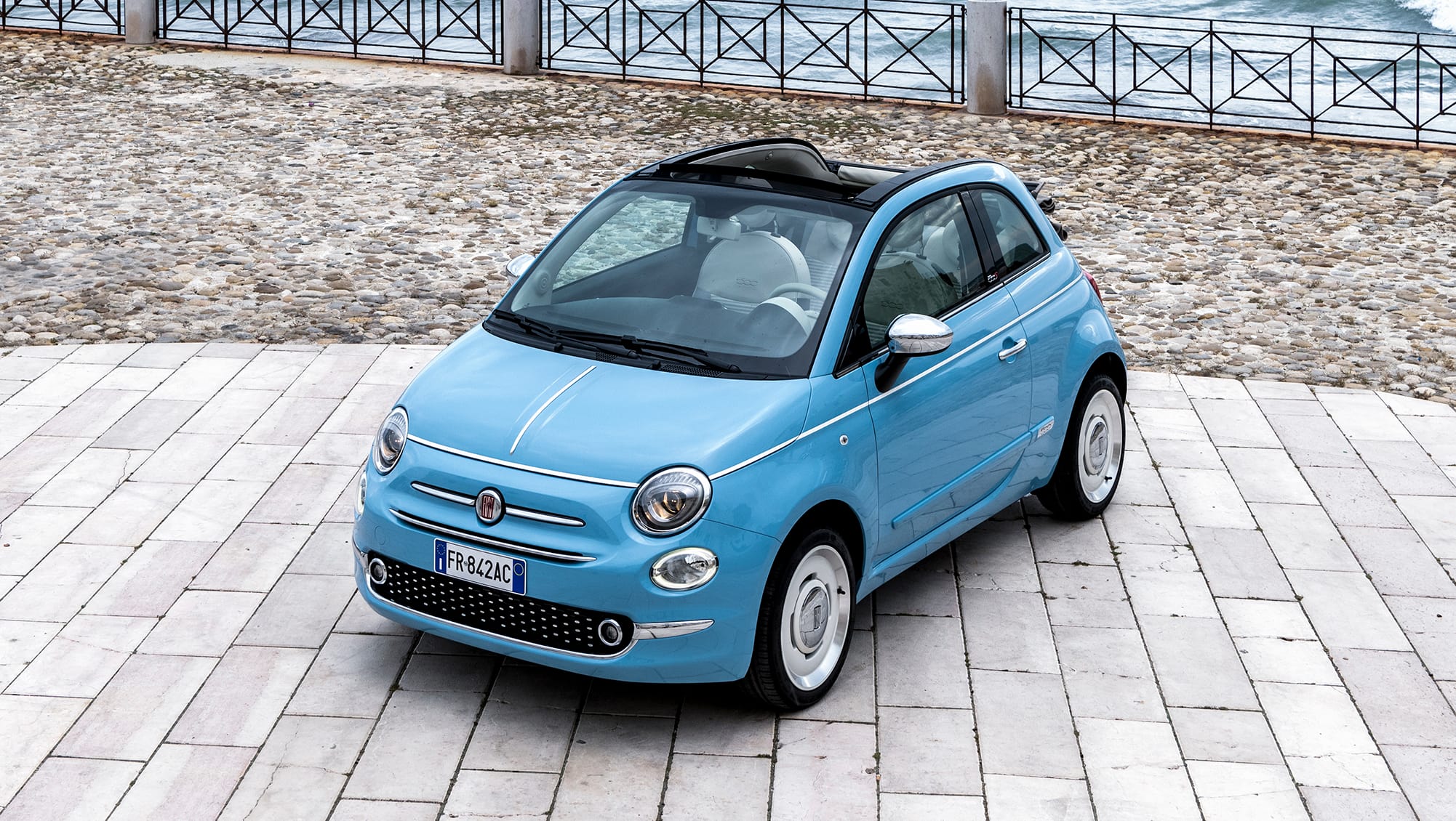 Limited-edition Fiat 500 Spiaggina '58 revealed - Car News | CarsGuide
