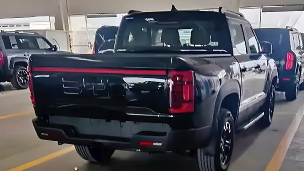 Exposed! BYD's new dual-cab ute revealed as Chinese brand's plug-in ...