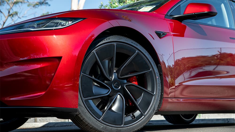 Tesla Battery Life - How long Does a Tesla Battery Really Last? | CarsGuide