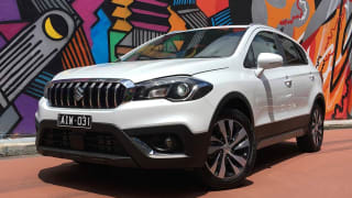 Suzuki S-Cross Boot Space, Size, Luggage Capacity & Cargo Volume ...